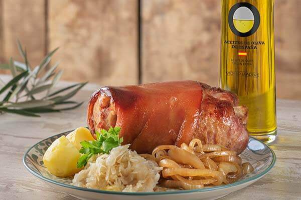 Codillo con salsa de cerveza - Aceites de Oliva de España